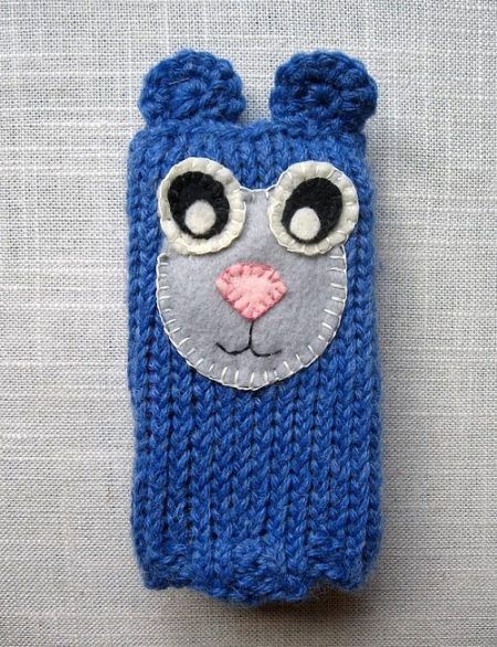 14 Knitted Mobile Covers Free Patterns ⋆ Bright Stuffs