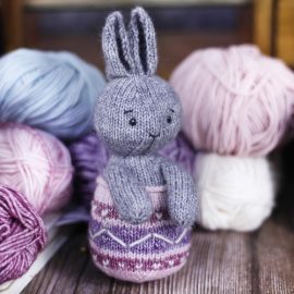 17 Knitted Easter Bunnies Free Patterns ⋆ Bright Stuffs