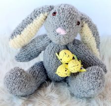 17 Knitted Easter Bunnies Free Patterns ⋆ Bright Stuffs
