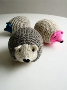 13 Knitted Hedgehogs Free Patterns ⋆ Bright Stuffs