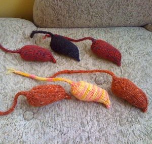 10 Free Knitted Toy Patterns For Cats ⋆ Bright Stuffs