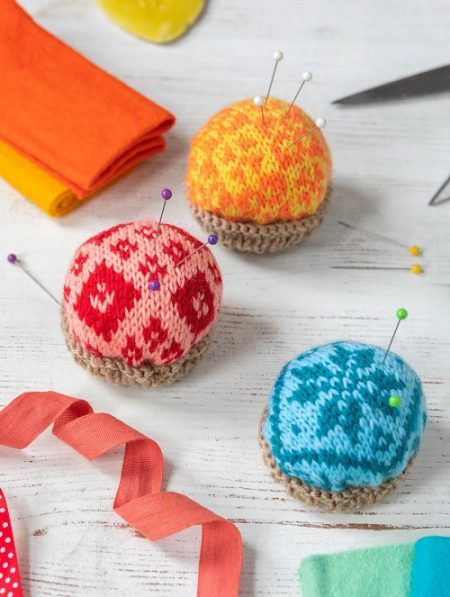 18 Pin Cushions Free Knitting Patterns ⋆ Bright Stuffs