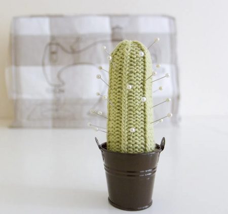 18 Pin Cushions Free Knitting Patterns ⋆ Bright Stuffs