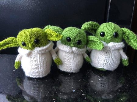 12 Unique Alien Free Knitting Patterns ⋆ Bright Stuffs