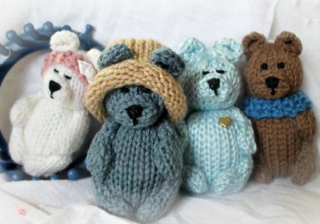 10 Group of Teddies Free Knitting Patterns ⋆ Bright Stuffs