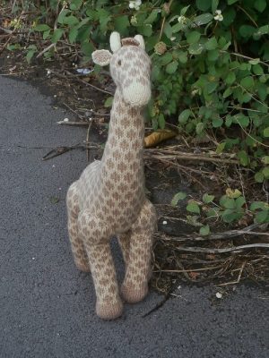 13 Knitted Giraffe Free Patterns ⋆ Bright Stuffs