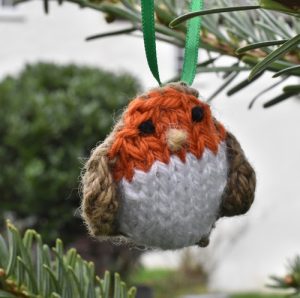 9 Knitted Robin Free Patterns ⋆ Bright Stuffs