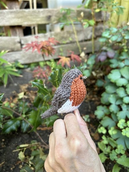 9 Knitted Robin Free Patterns ⋆ Bright Stuffs