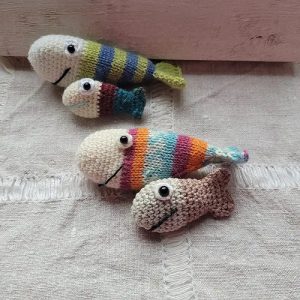12 Group of Fish Free Knitting Patterns ⋆ Bright Stuffs
