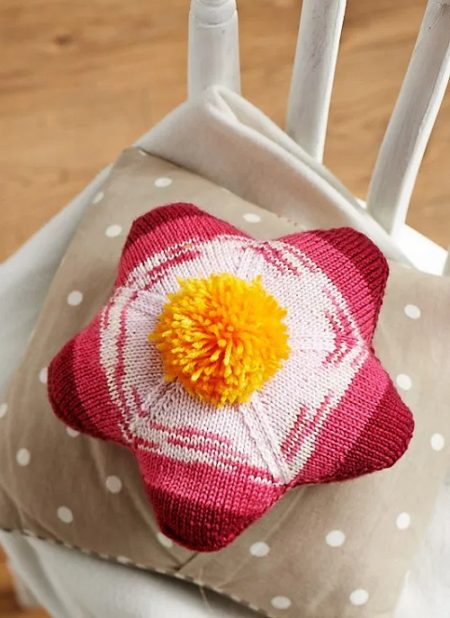 15 Creative Pom Pom Free Knitting Patterns ⋆ Bright Stuffs