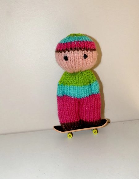 13 Easy to Knit Dolls Free Patterns ⋆ Bright Stuffs