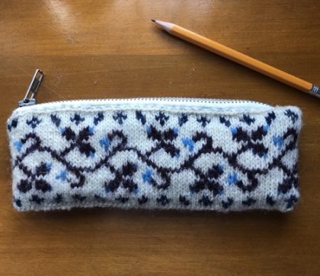 9 Knitted Pencil Case Free Patterns ⋆ Bright Stuffs