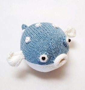 9 Knitted Fat Fish Free Patterns ⋆ Bright Stuffs