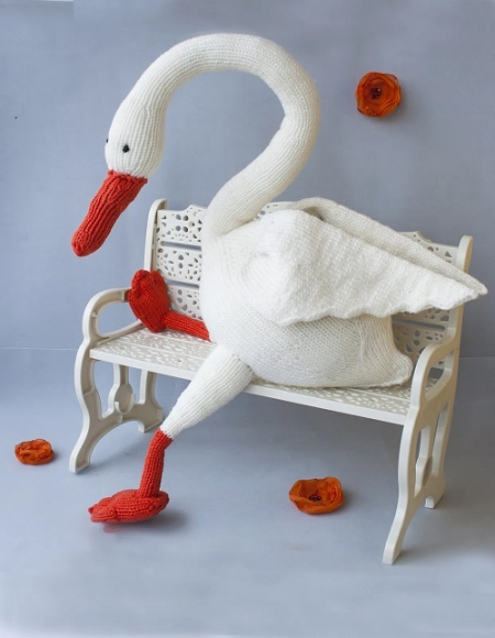 5 Knitted Swan Free Patterns ⋆ Bright Stuffs