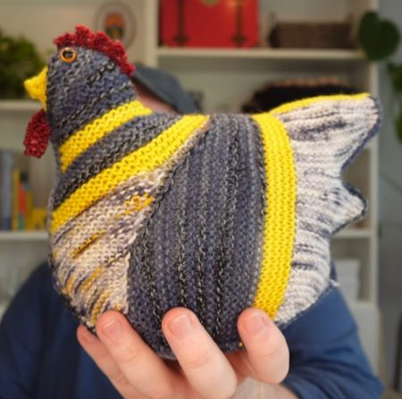 8 Emotional Support Chicken Free Knitting Patterns ⋆ Bright Stuffs