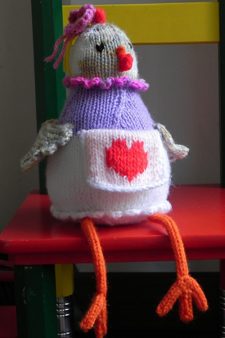 8 Emotional Support Chicken Free Knitting Patterns ⋆ Bright Stuffs