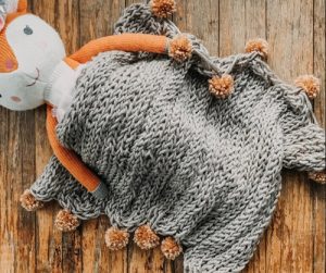 9 Finger Knit Blanket Free Patterns ⋆ Bright Stuffs