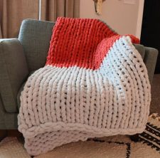 9 Finger Knit Blanket Free Patterns ⋆ Bright Stuffs